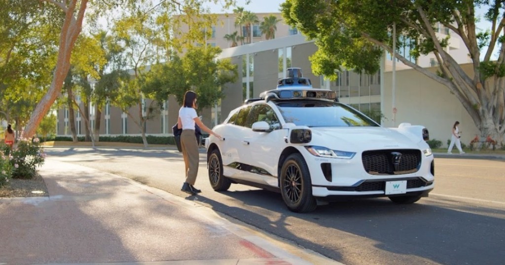 Driverless Robotaxis Begin Expansion in Santa Monica - SM Mirror
