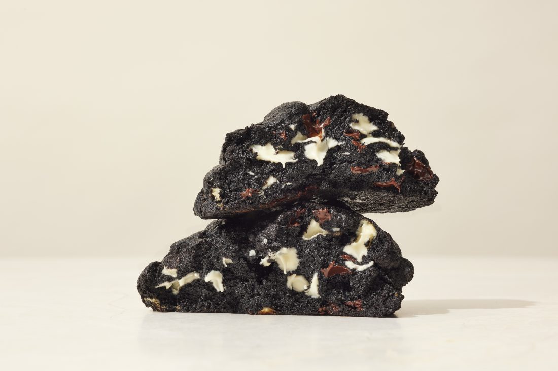 Levain Bakery Brings Back Black & White Chocolate Chip Cookie for One ...