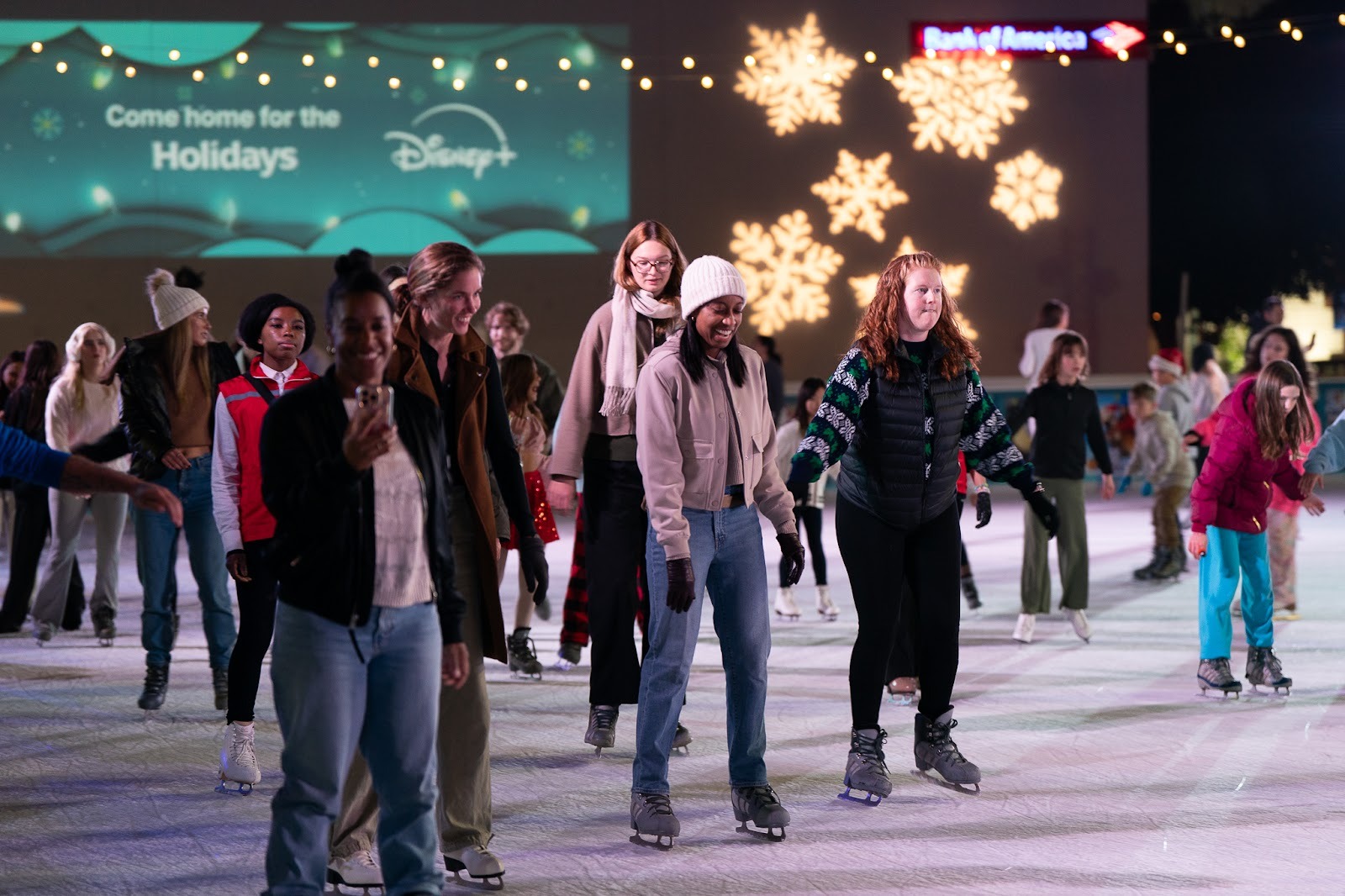 Santa Monica’s Family Friendly Ice Rink Returns for the Holidays ...